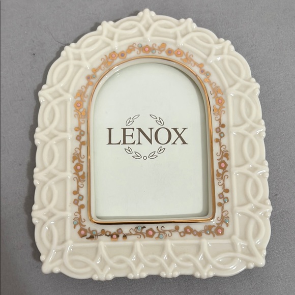 Lenox | Accents | Lenox Cream And Gold Decorative Frame | Poshmark
